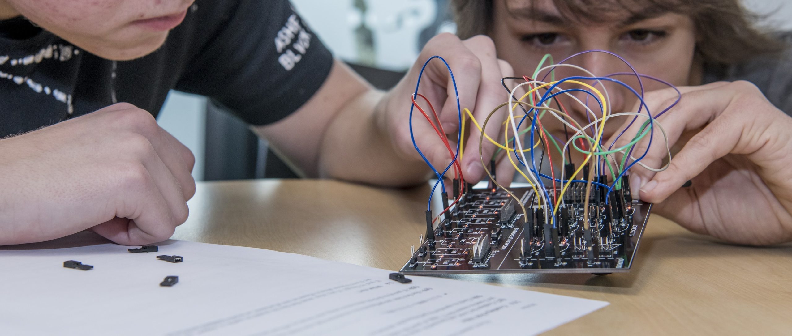 "Electronics Everywhere" featured in Hello World Magazine - UK ...